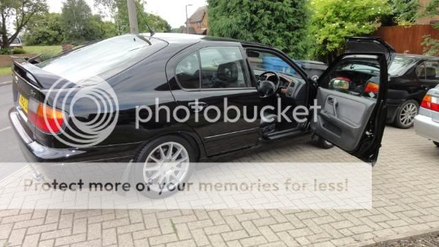 Neil Bevan's two Gt's - Nissan Primera Owners Club